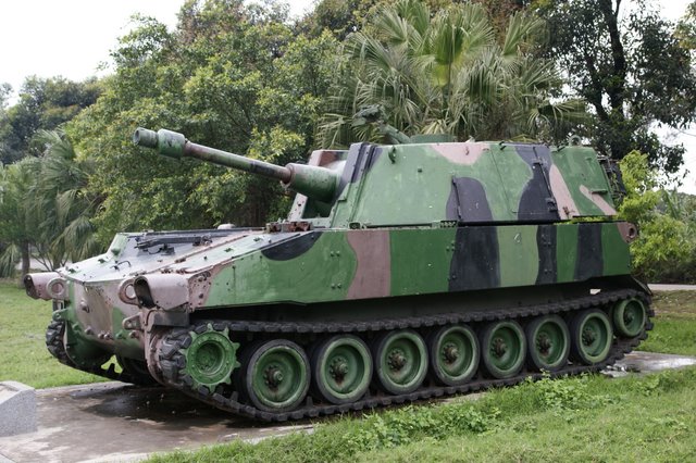 Blair's 軍事,警察及消防攝影: M108 howitzer 自走砲